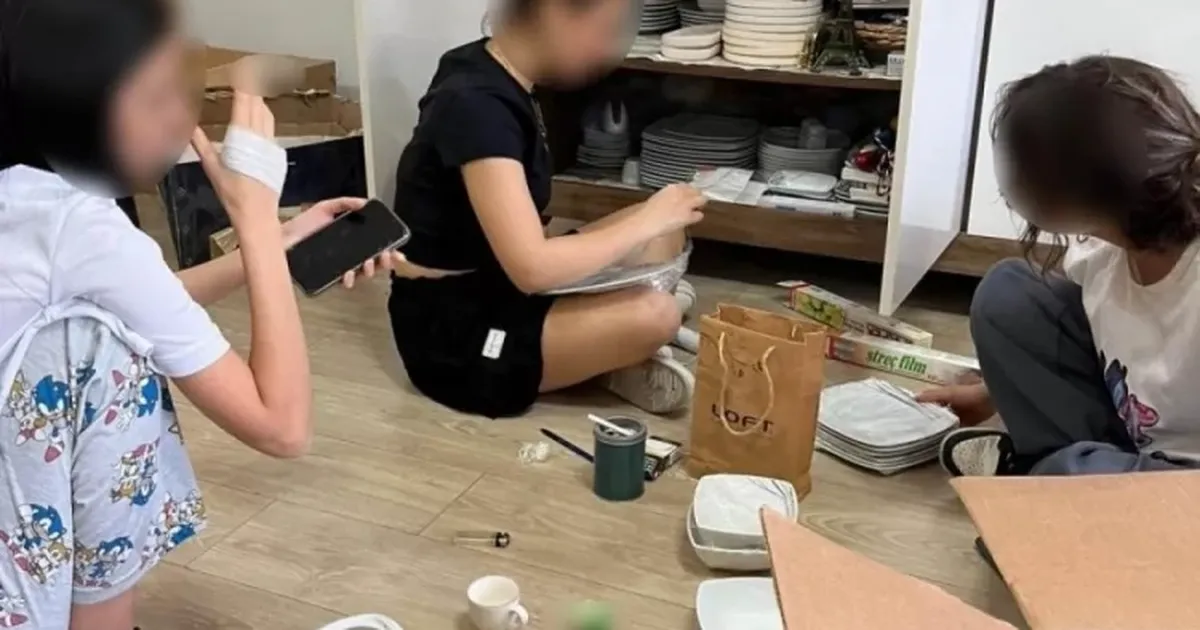 Öğrencilerini evine götürüp temizlik yaptırdı! - BRS Haber